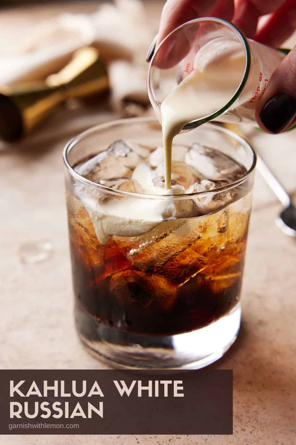 Kahlúa White Russian - Garnish with Lemon