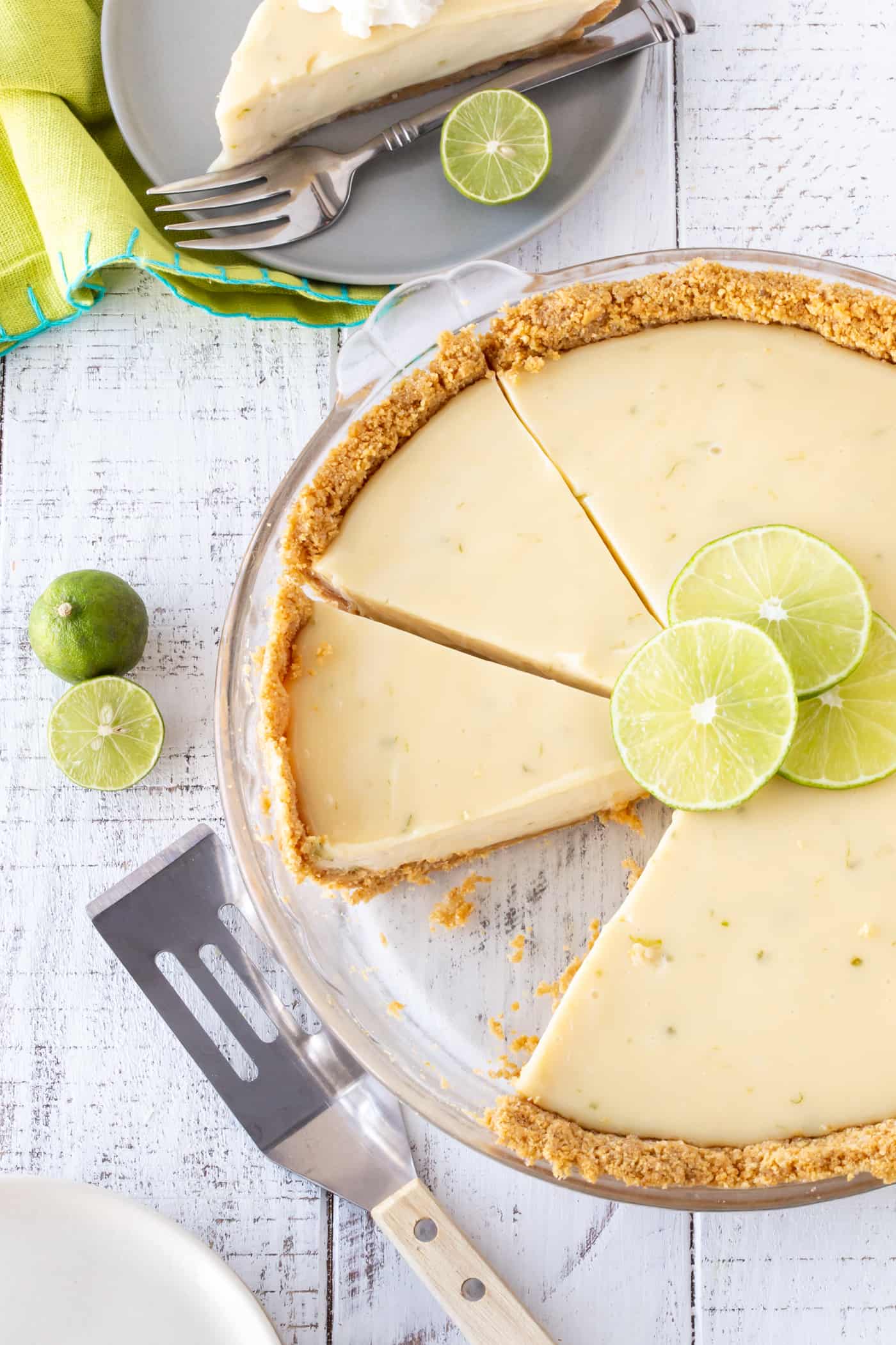 Easy Key Lime Pie Recipe (only 5 ingredients!) - Garnish with Lemon