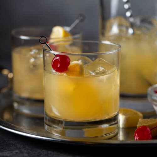 Rum Sour - Garnish with Lemon