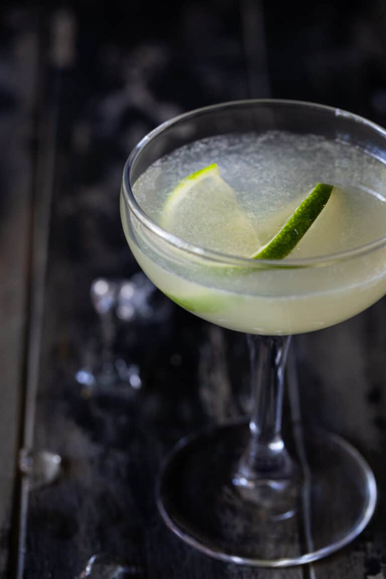 Authentic 3-ingredient Classic Daiquiri Recipe - Garnish with Lemon