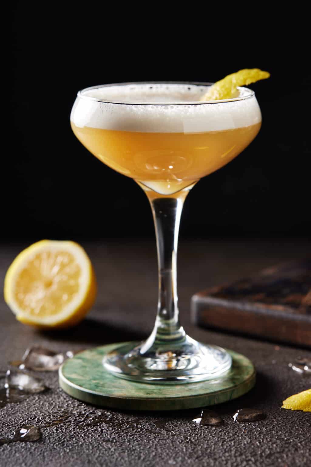 Rum Sour - Garnish with Lemon