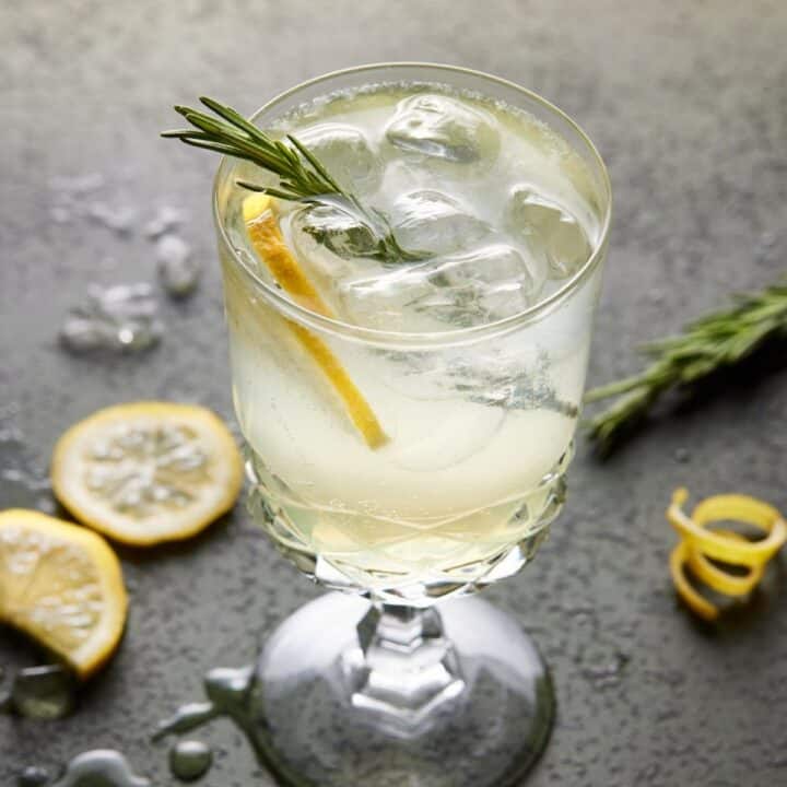 Limoncello Spritz - Garnish with Lemon