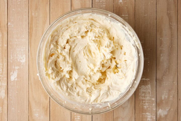No Bake Mascarpone Cheesecake - Garnish with Lemon