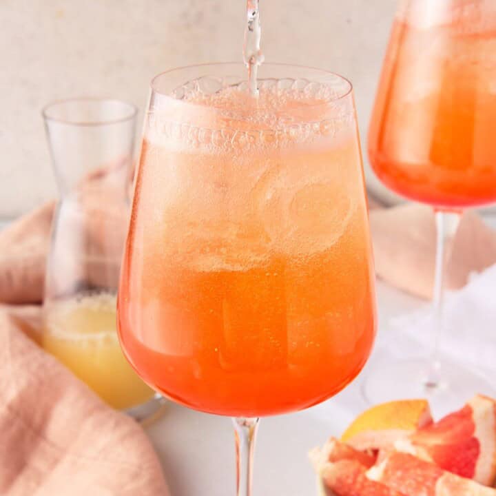 Grapefruit Aperol Spritz - Garnish with Lemon
